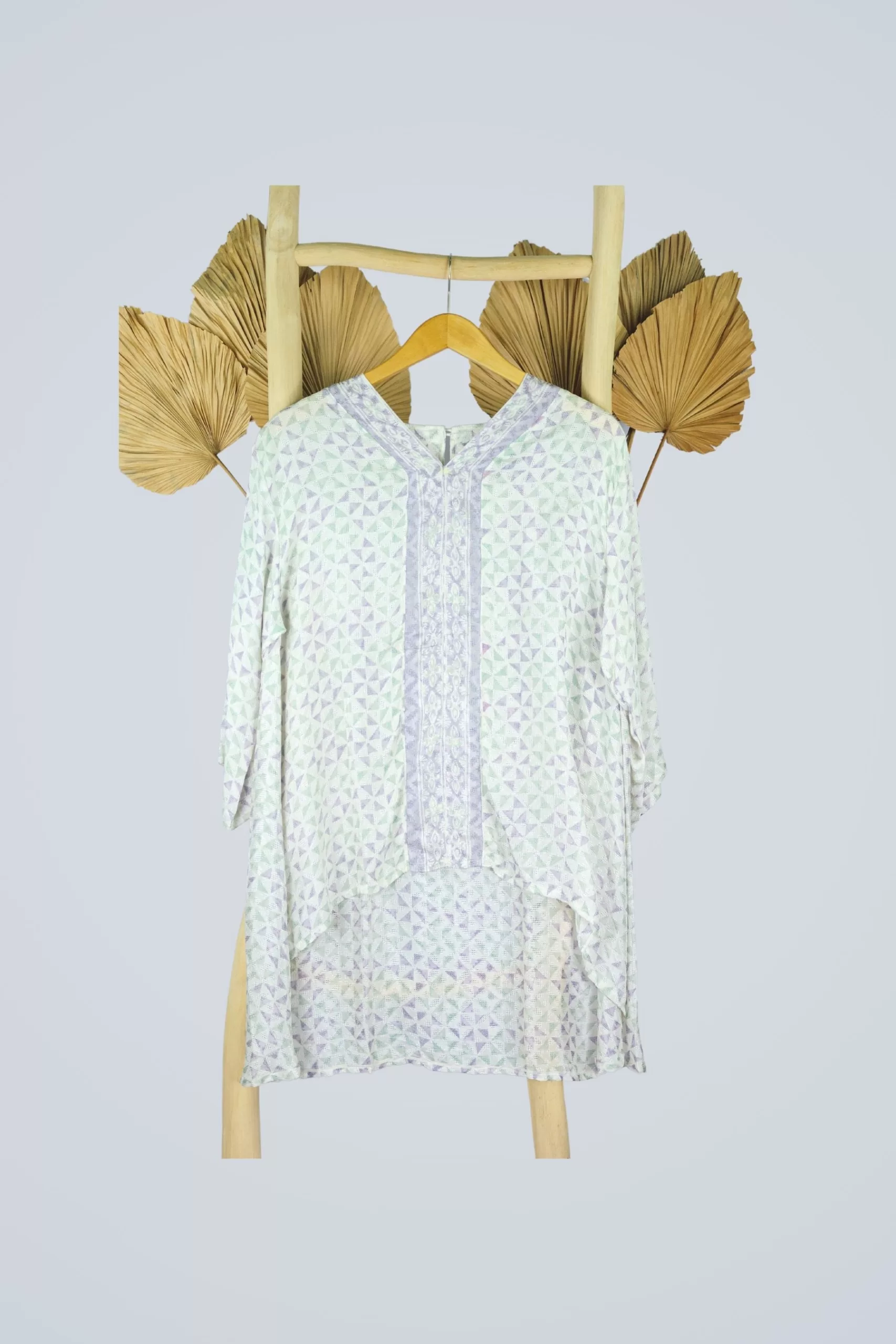 Atasan Batik Viscose Flowy Motif Wajik Putih Ungu - Warma Store